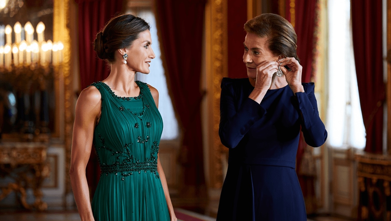 Reina Letizia deslumbra en Alemania: vestido de gala y pendientes de la ...